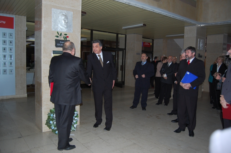 Novoročné stretnutie zamestnancov MTF STU - Materiálovotechnologická ...