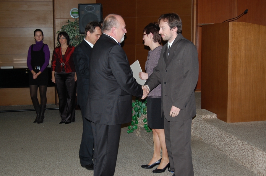 Novoročné stretnutie zamestnancov MTF STU - Materiálovotechnologická ...